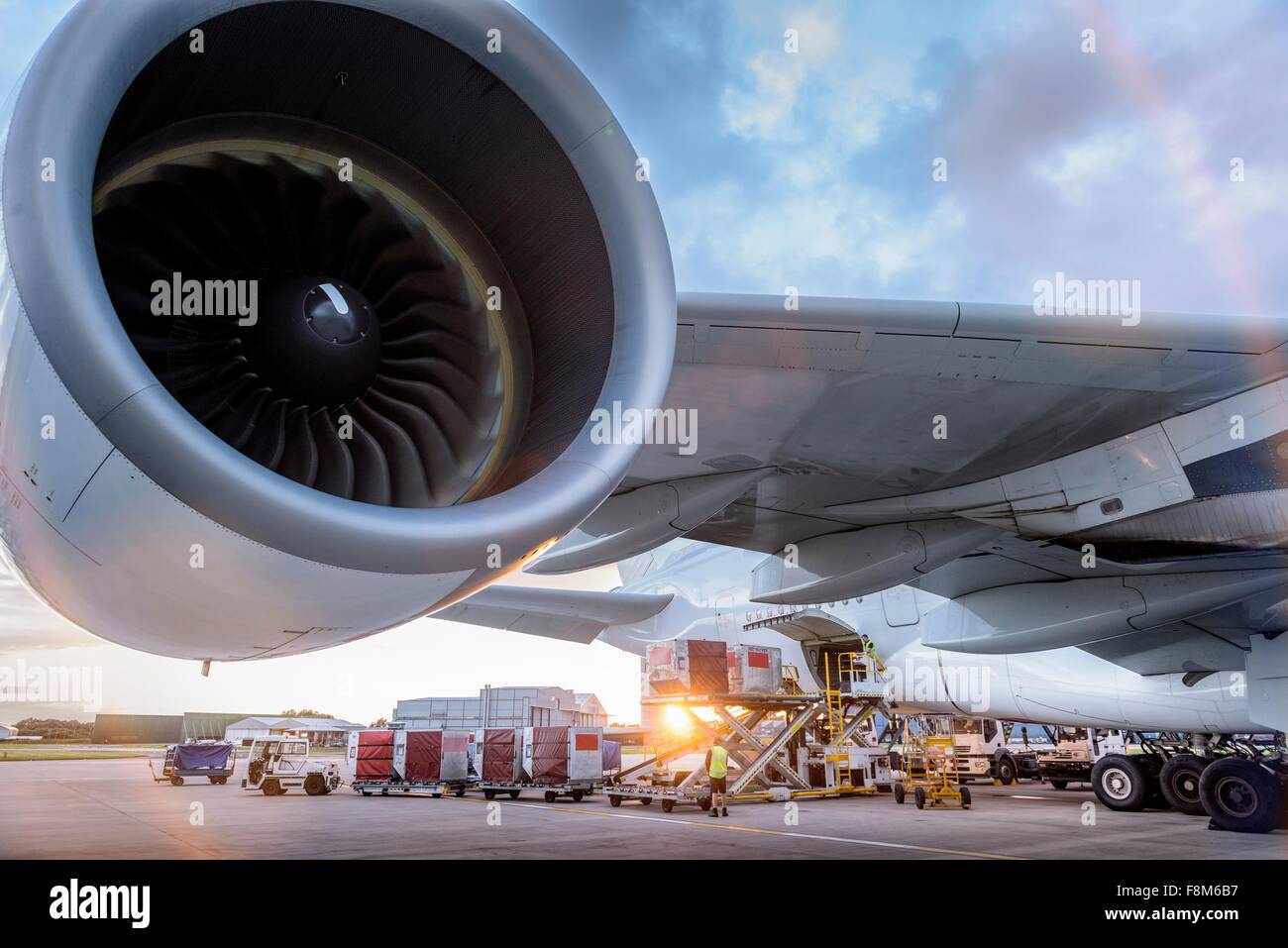 Airport ground crew plane hi-res stock photography and images - Alamy