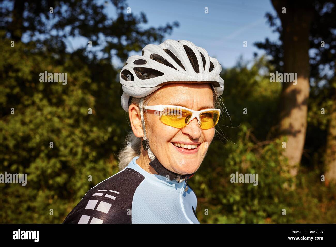 Mature woman cyclist hi-res stock photography and images - Alamy