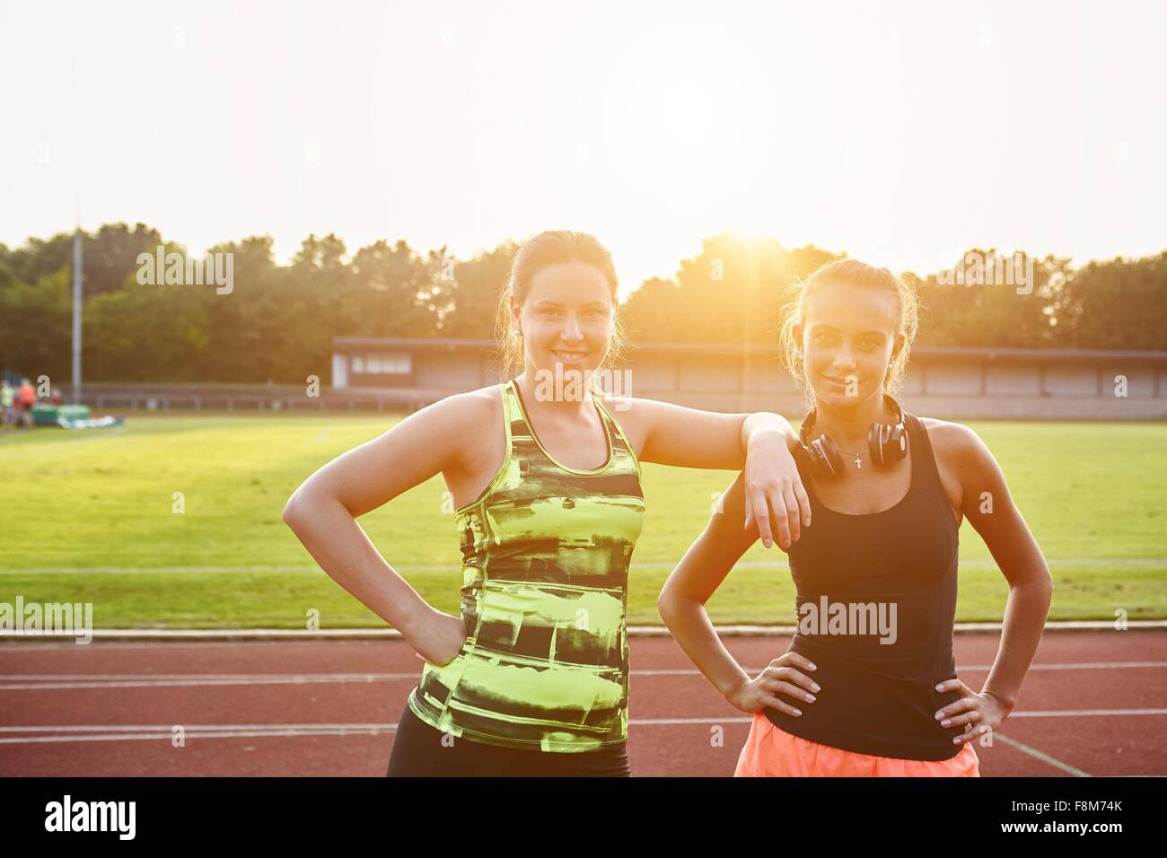 Female race runners hi-res stock photography and images - Alamy