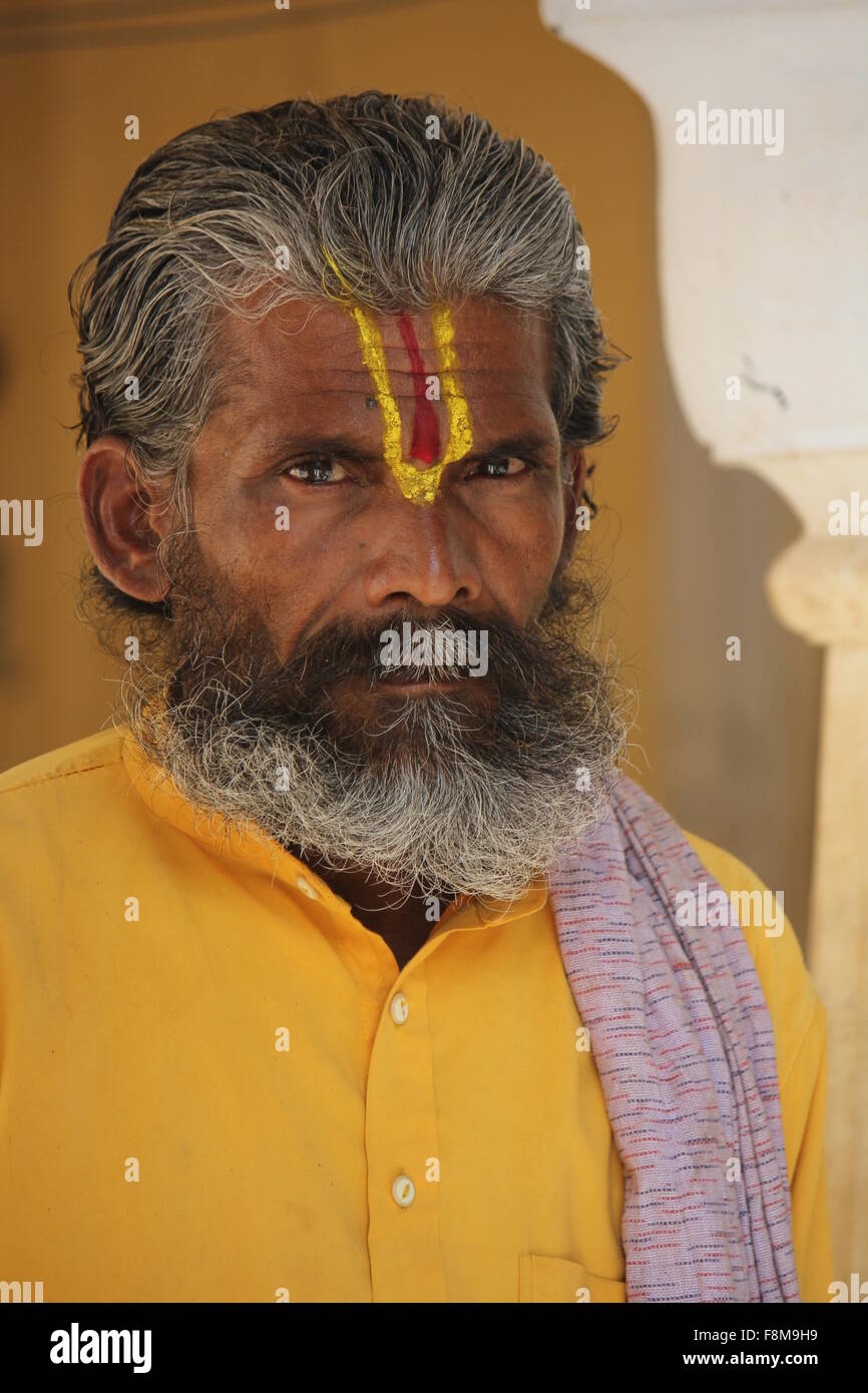 Hindu symbol on forehead hi-res stock photography and images - Alamy