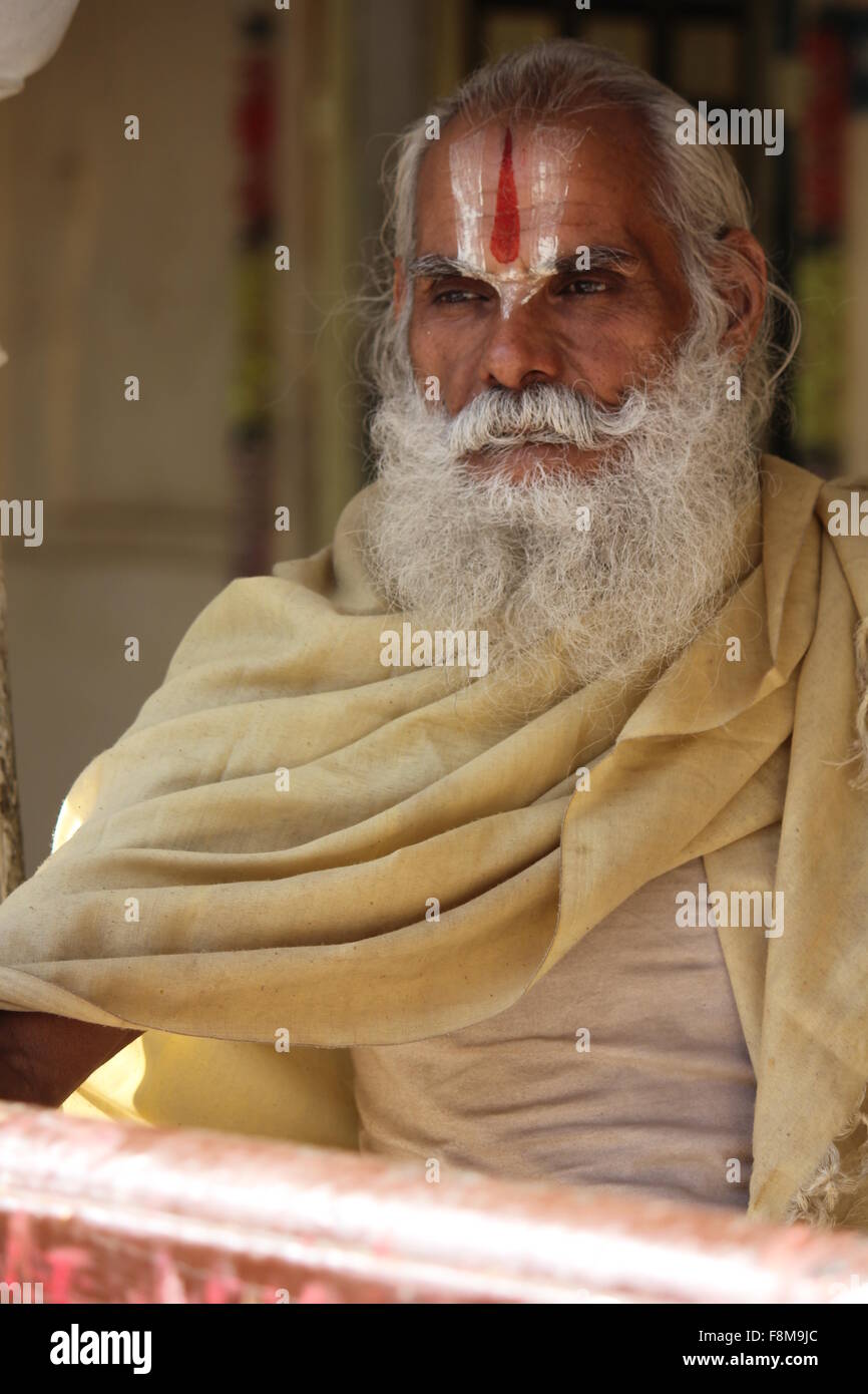 Hindu symbol on forehead hi-res stock photography and images - Alamy