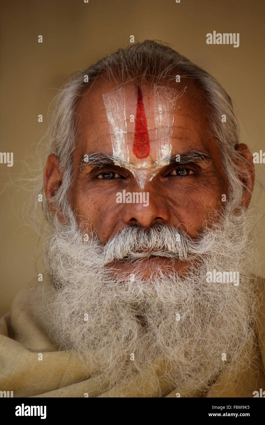 Hindu symbol on forehead hi-res stock photography and images - Alamy