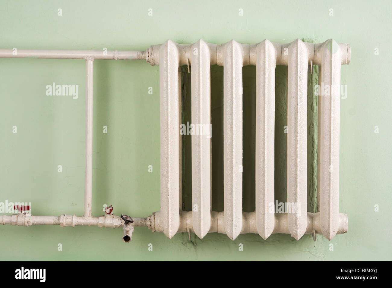 Cast iron radiator hi-res stock photography and images - Alamy