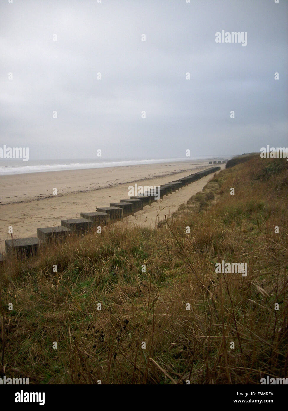 Tank traps hi-res stock photography and images - Alamy