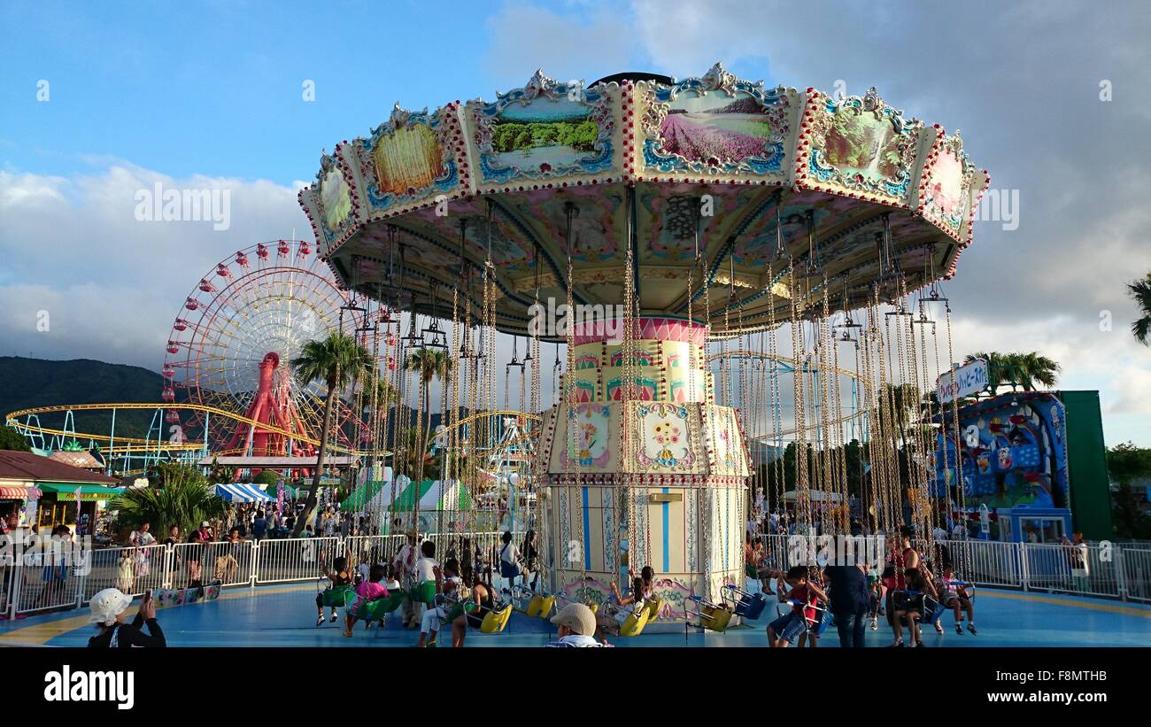 Giant wheel in a theme park Stock Photo - Alamy