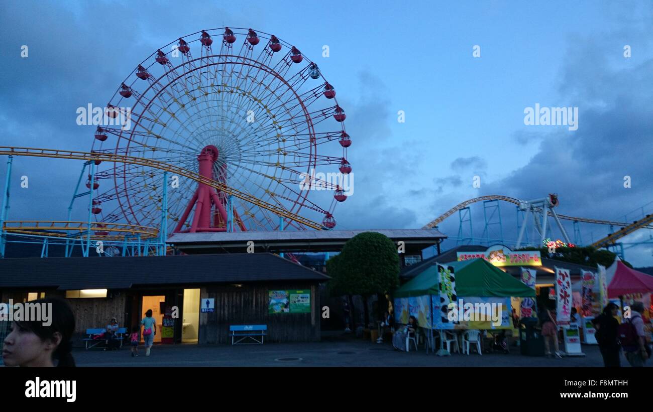 Giant wheel in a theme park Stock Photo - Alamy