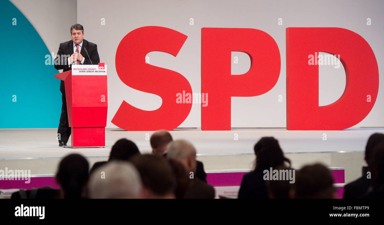 Berlin, Germany. 10th Dec, 2015. SPD leader and German Economy Minister ...