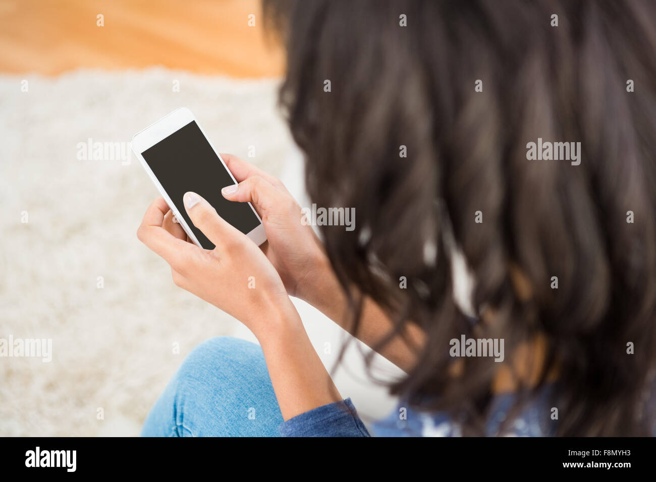 Over shoulder view phone screen hi-res stock photography and images - Alamy