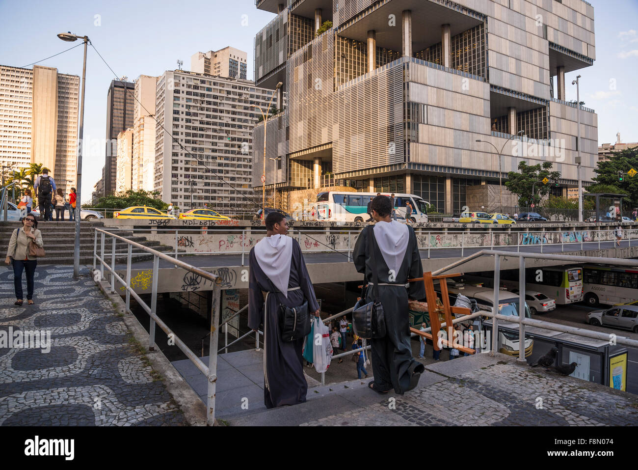 Street scene central people rio de janeiro hi-res stock photography and ...