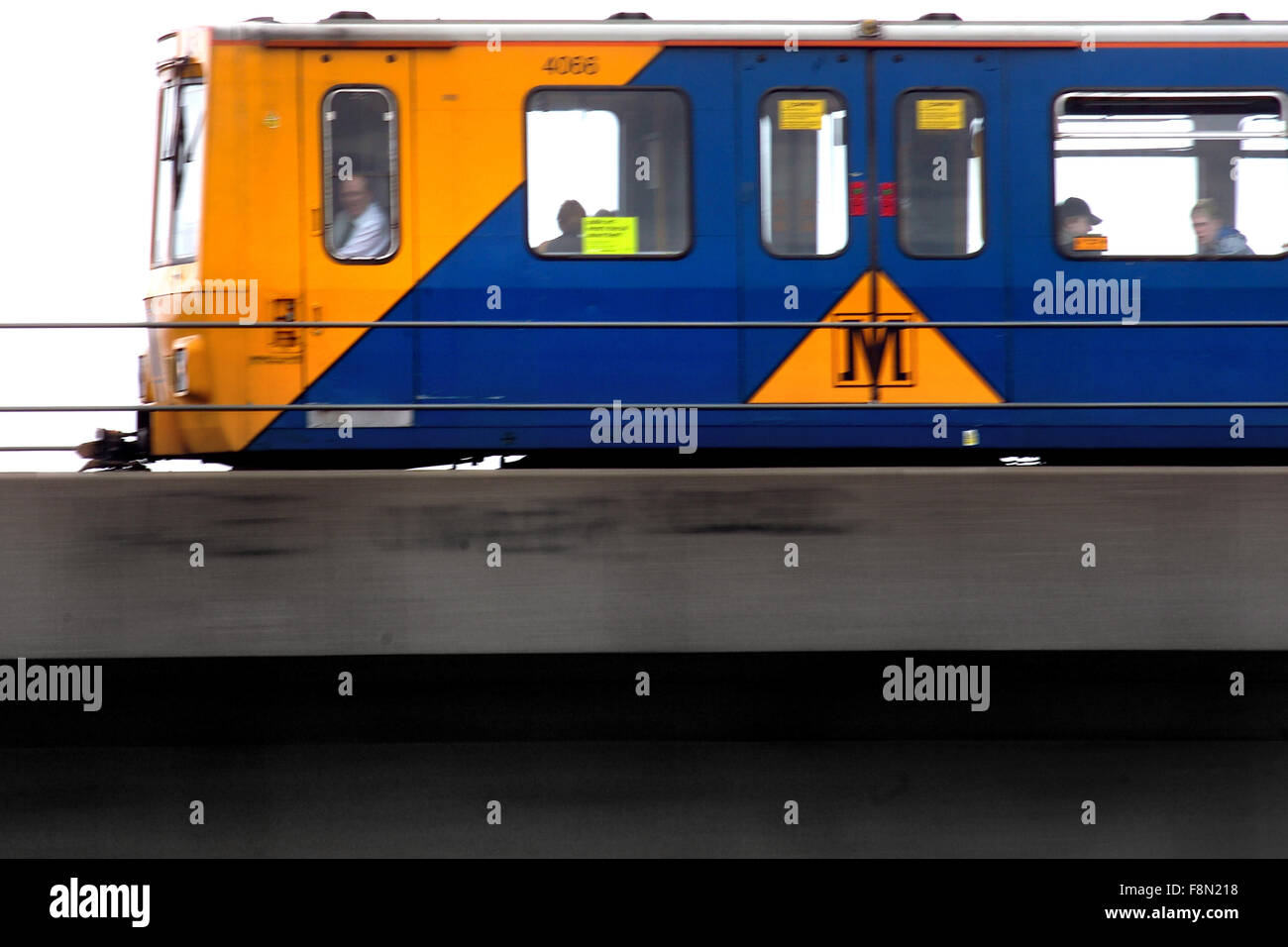 Metro crossing railroad hi-res stock photography and images - Alamy