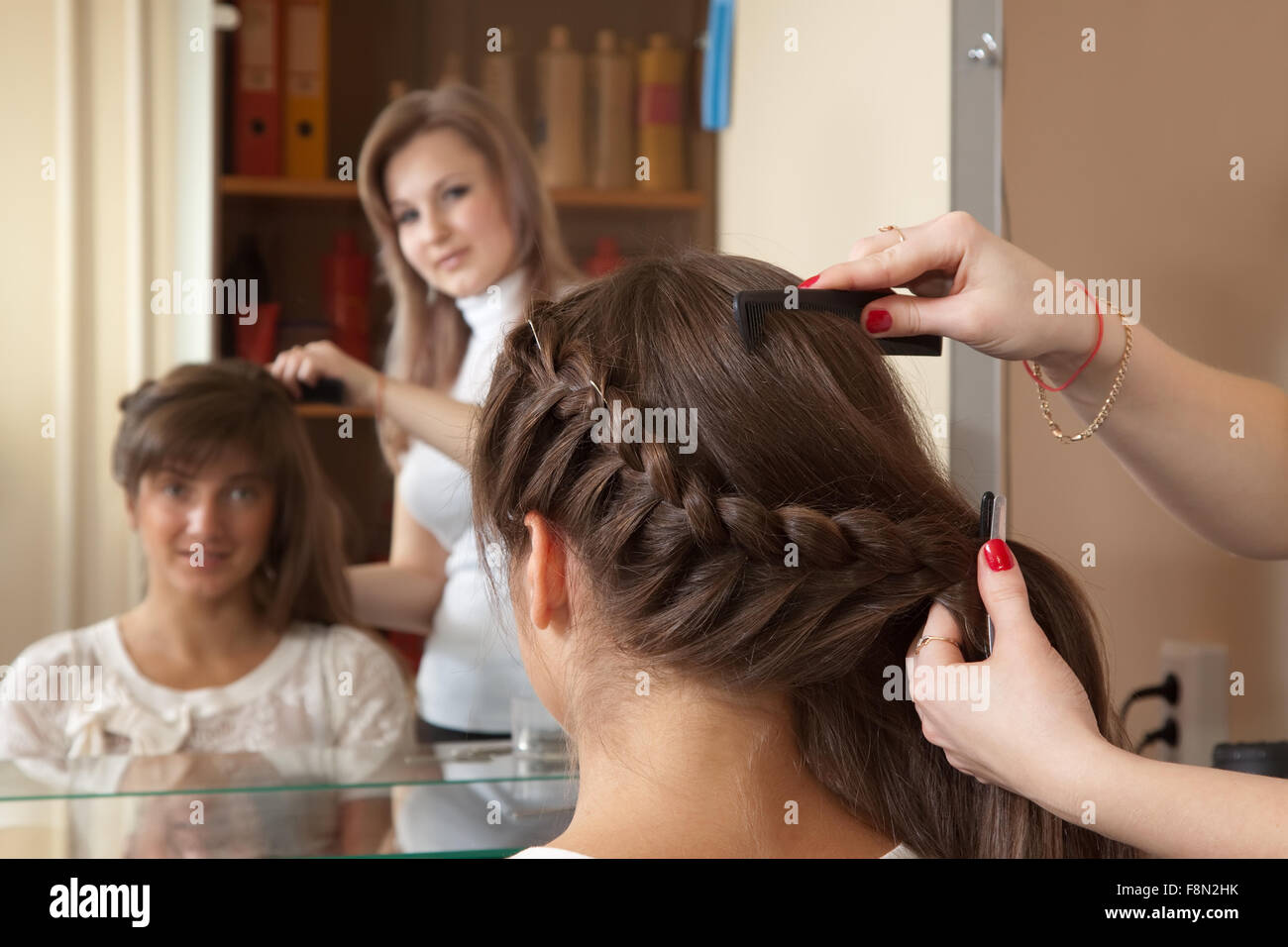 Hair stylist works on hi-res stock photography and images - Alamy