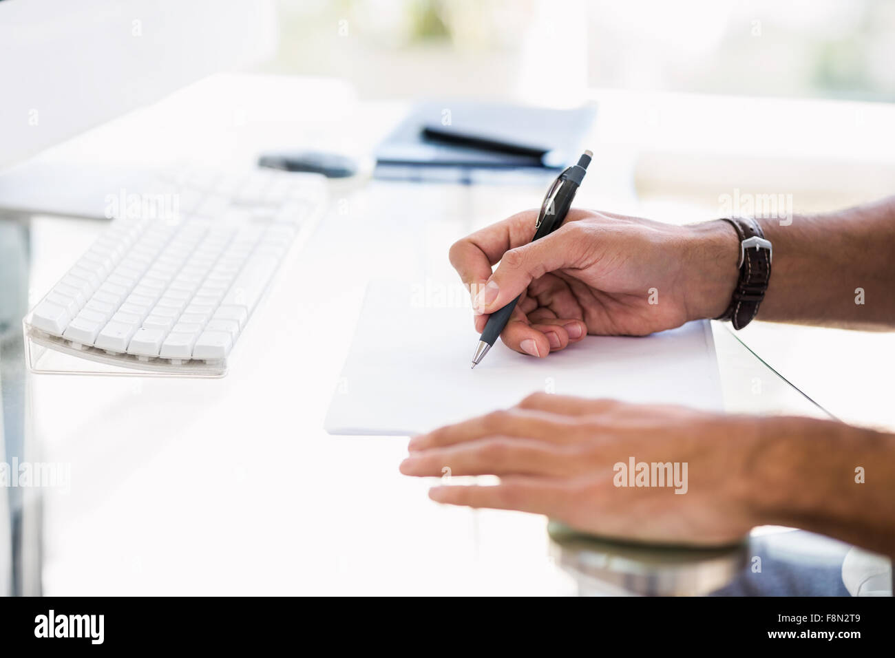 Man taking notes hi-res stock photography and images - Alamy