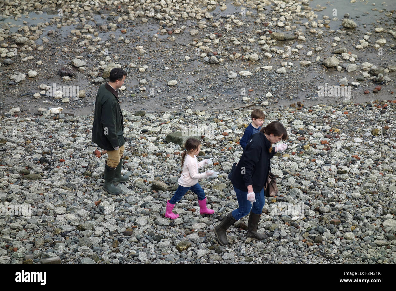 Mudlarks london hi-res stock photography and images - Alamy