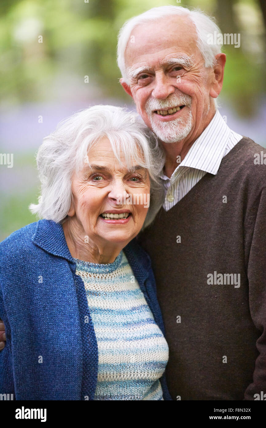 Happy senior couple hi-res stock photography and images - Alamy