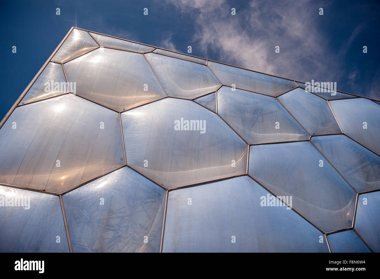 Honeycomb building hi-res stock photography and images - Alamy