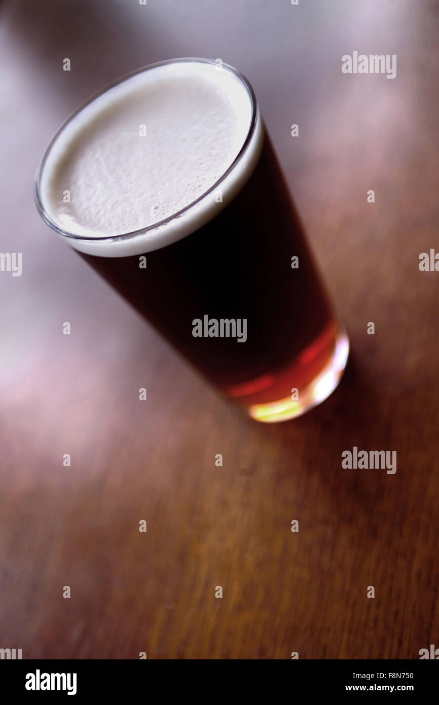 Refreshing pint of real ale in pub / Pint of beer Stock Photo - Alamy