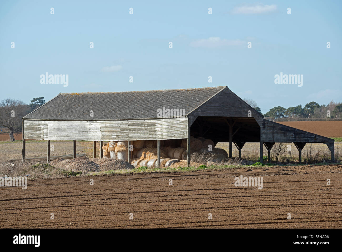 Dutch barn hi-res stock photography and images - Alamy