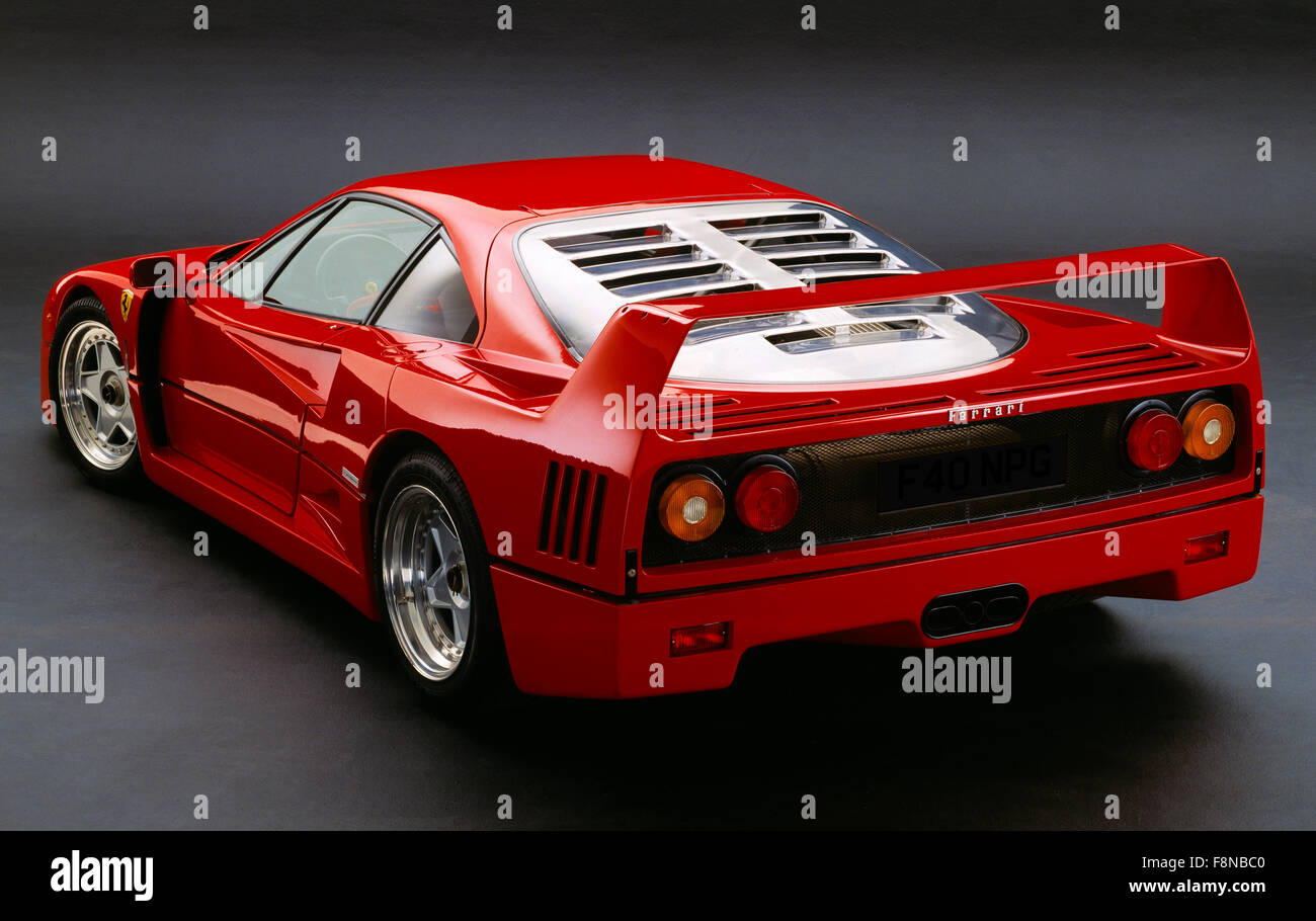 Red Ferrari F40 in studio Stock Photo - Alamy