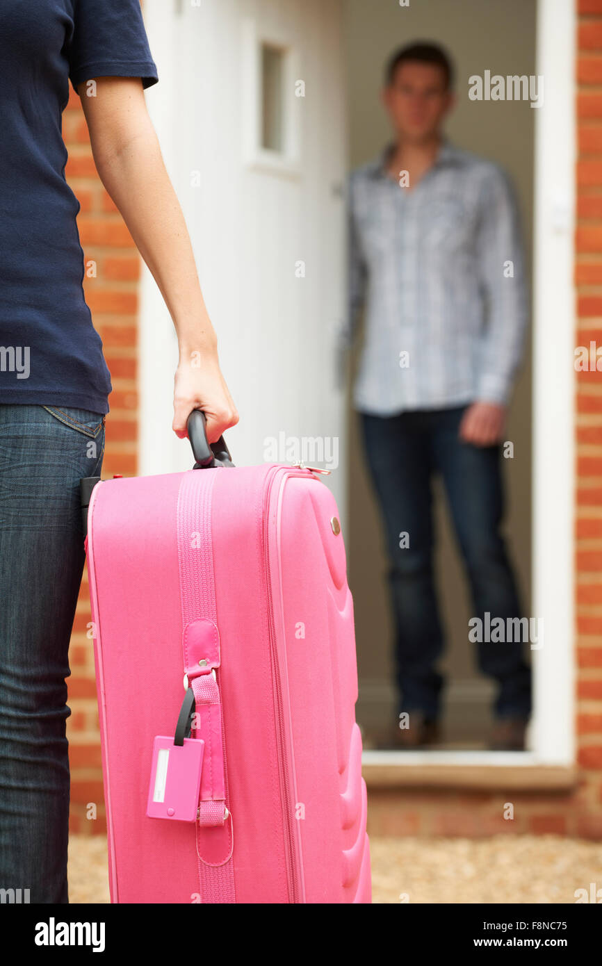 Divorce suitcase hi-res stock photography and images - Alamy