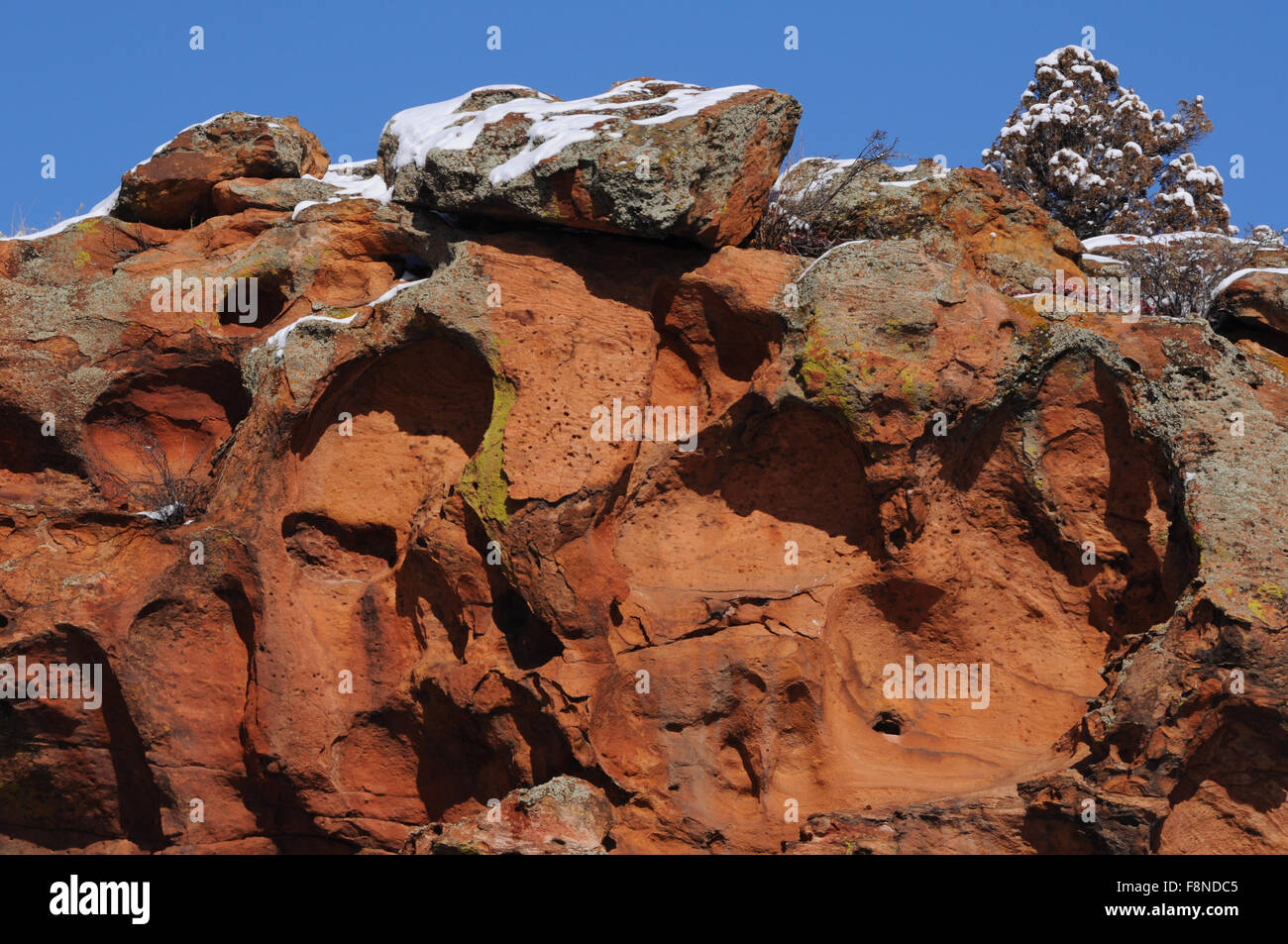 Light snow on rocks at Red Rocks Park, Colorado Stock Photo - Alamy