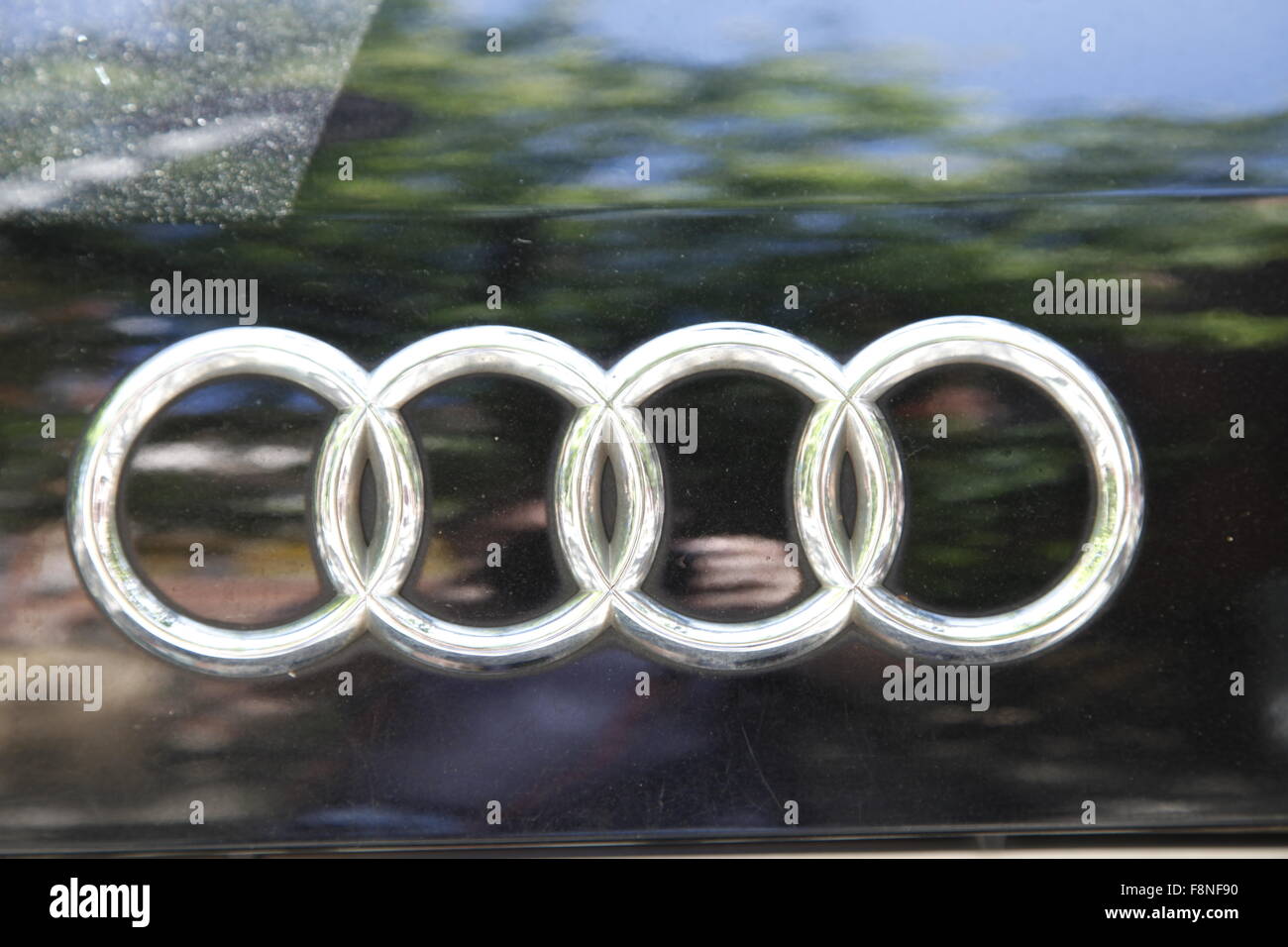 Audi symbol hi-res stock photography and images - Alamy