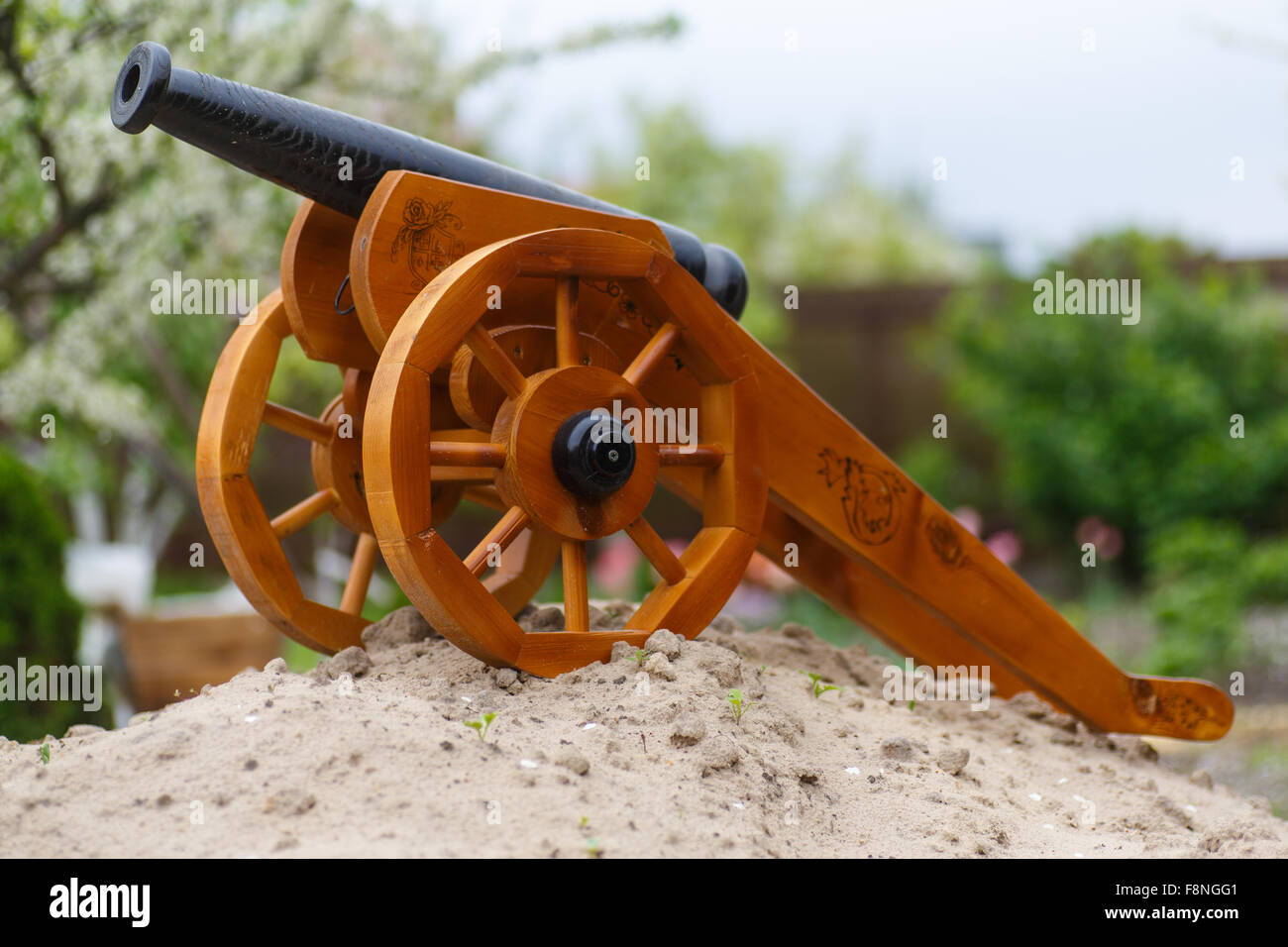 medieval gun on a wooden carriage Stock Photo - Alamy