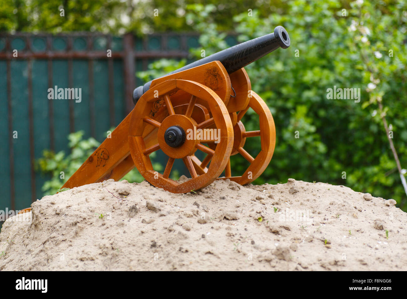 medieval gun on a wooden carriage Stock Photo - Alamy