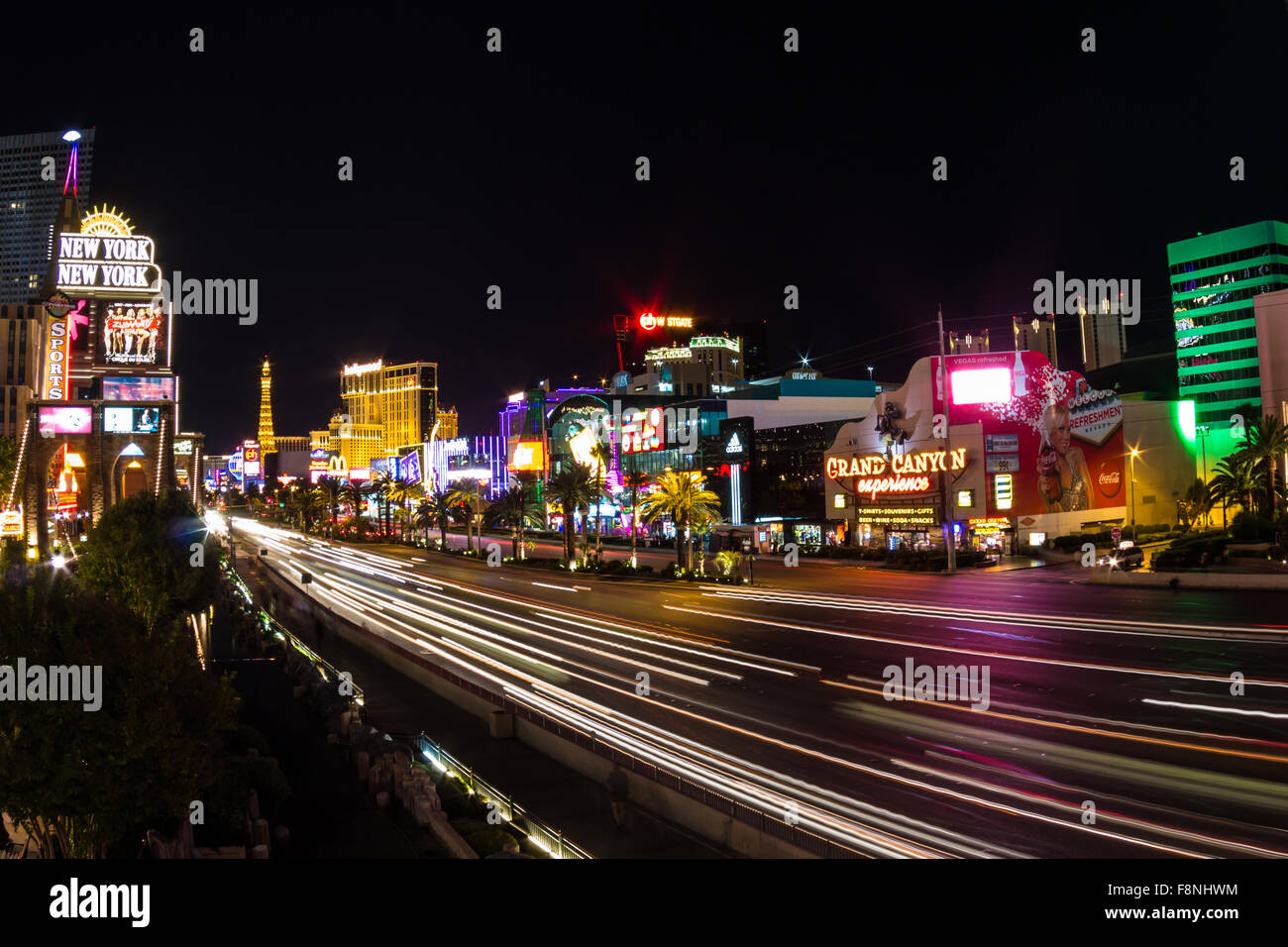 Las vegas strip at night hi-res stock photography and images - Alamy
