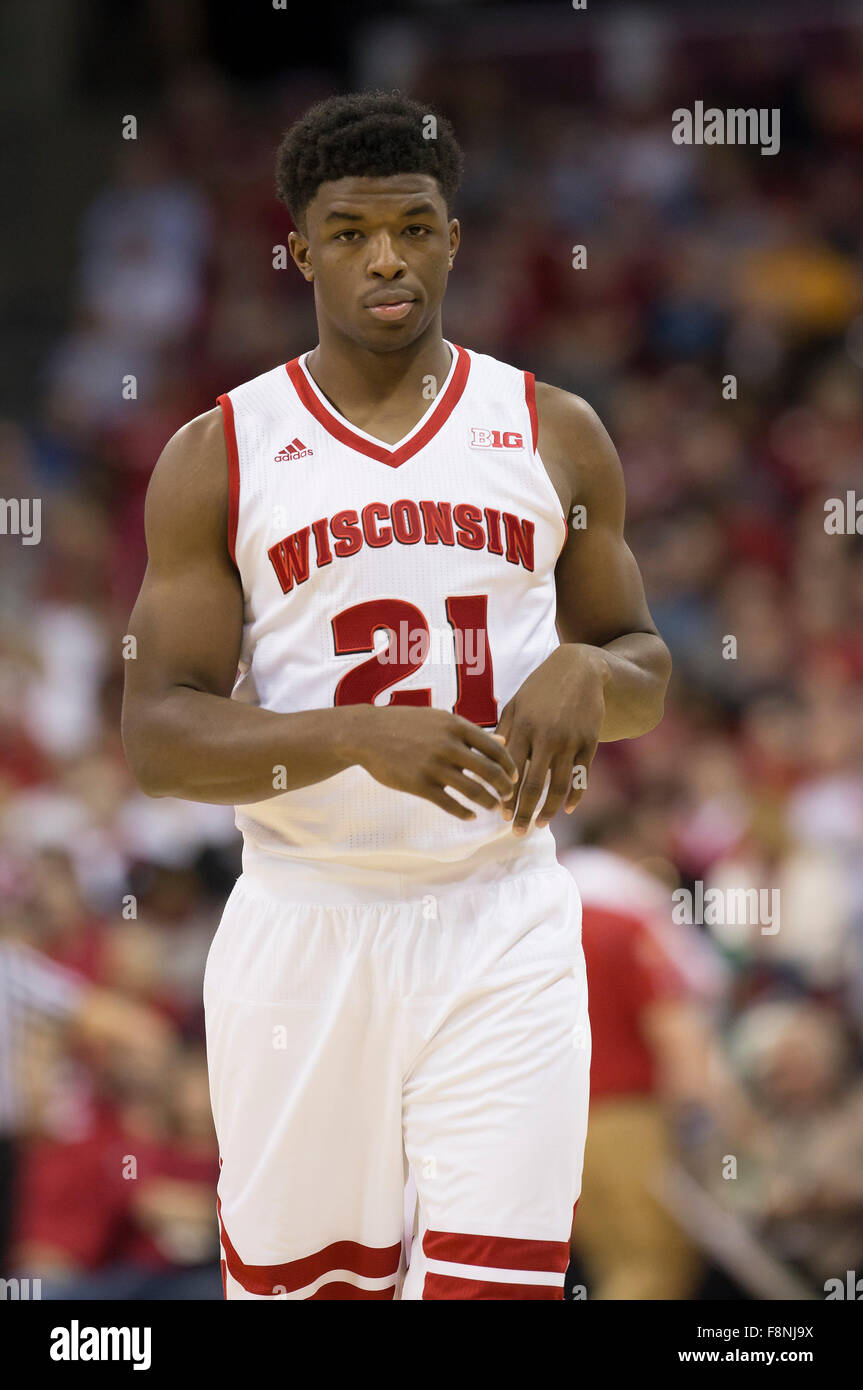 Madison, WI, USA. 9th Dec, 2015. Wisconsin Badgers forward Khalil ...