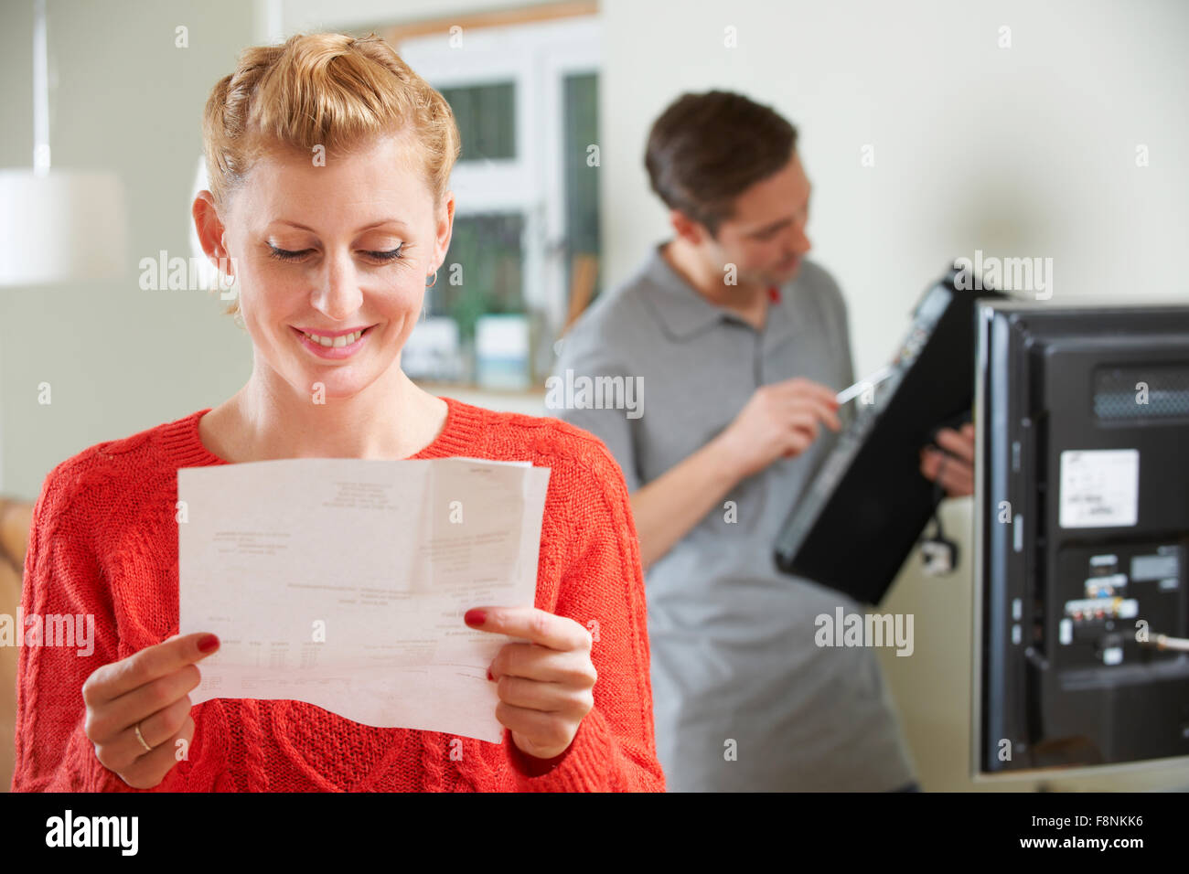 Tv installation hi-res stock photography and images - Alamy