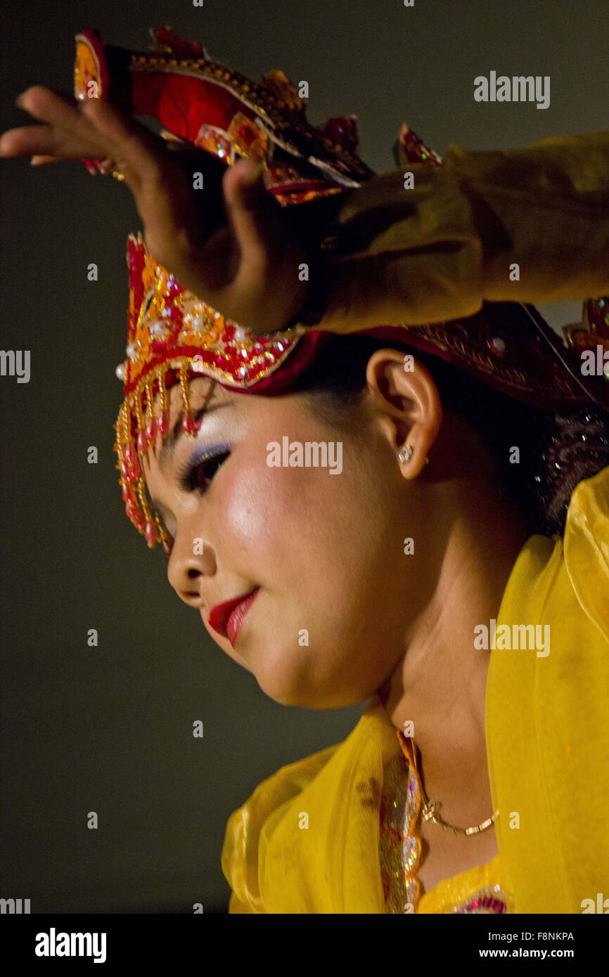 Traditional Burmese Dancer. Dance in Burma (now known as Myanmar ) make ...