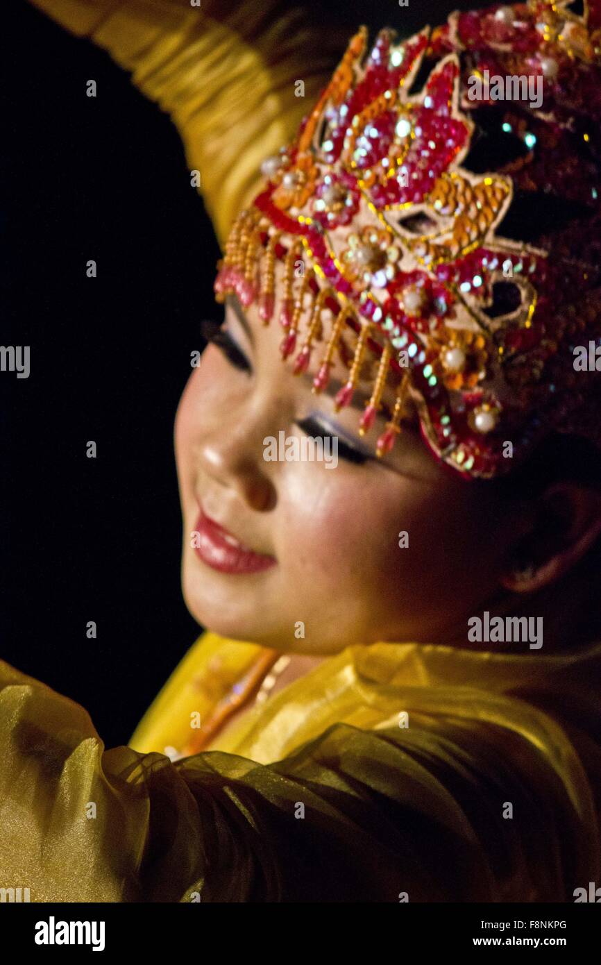 Traditional Burmese Dancer. Dance in Burma (now known as Myanmar ) make ...