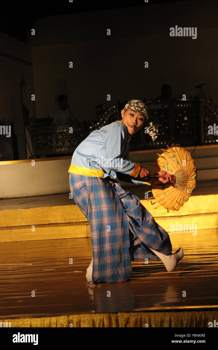 Traditional dancing performance myanmar hi-res stock photography and ...