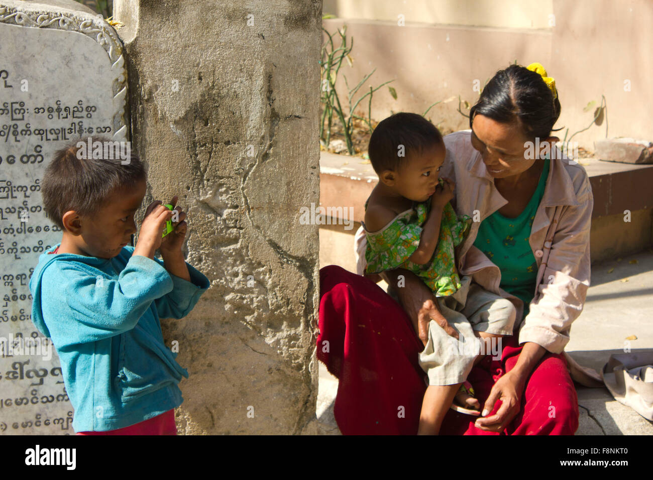 Burmese Family. Mother and son Stock Photo - Alamy
