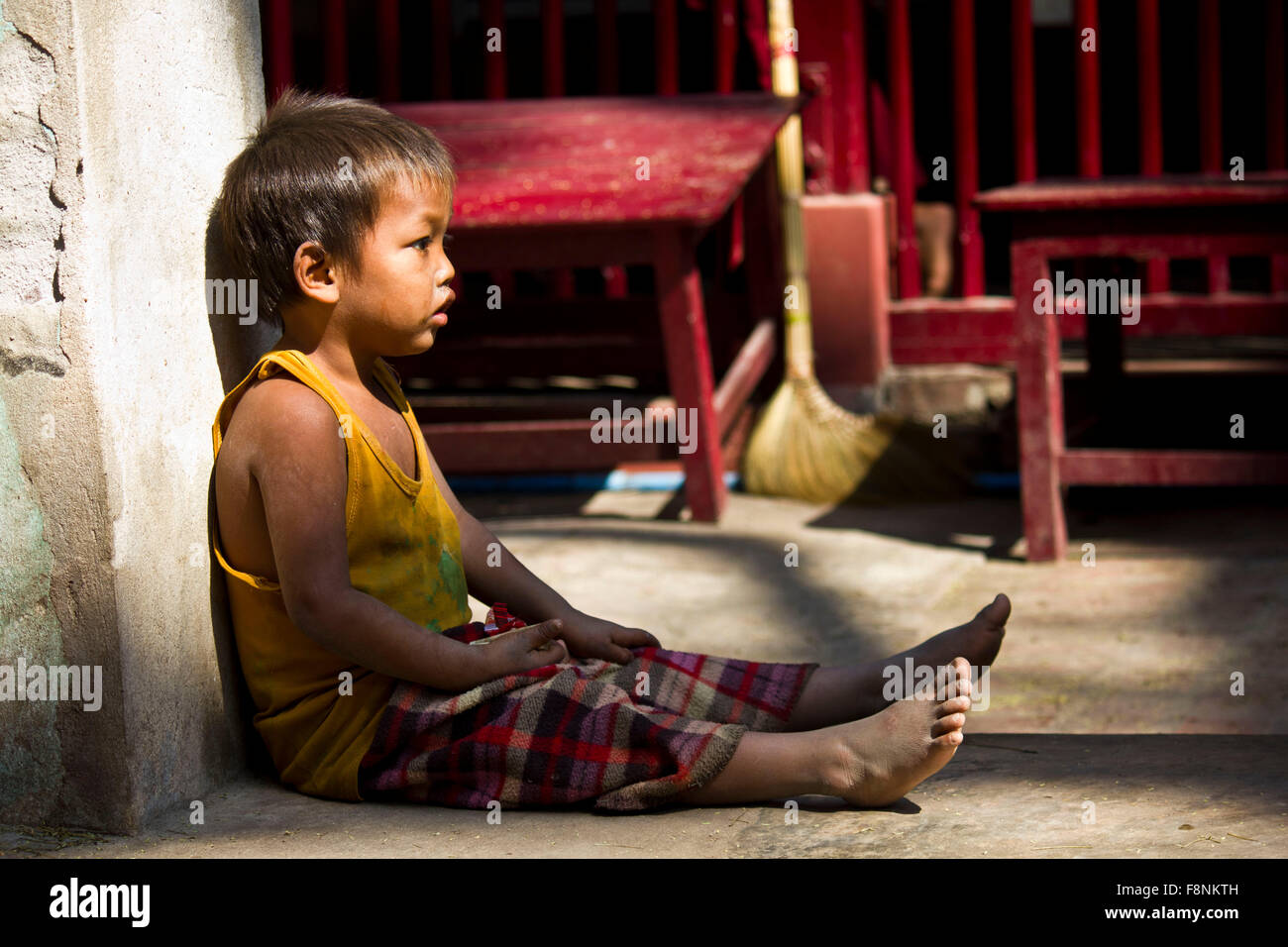 Child solitude, poverty trough a child s eye Stock Photo - Alamy