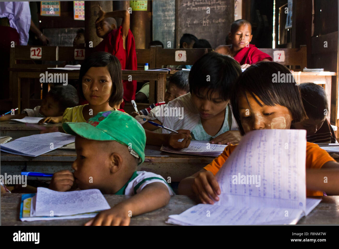Children at school in Myanmar Stock Photo - Alamy