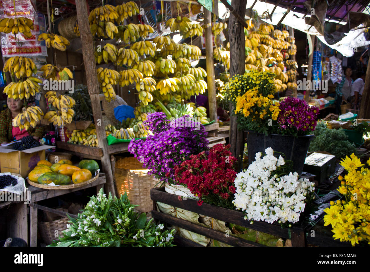 Street Market in Myanmar Stock Photo - Alamy