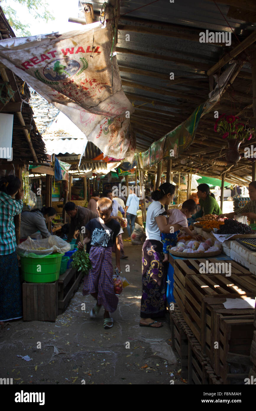 Street Market in Myanmar Stock Photo - Alamy