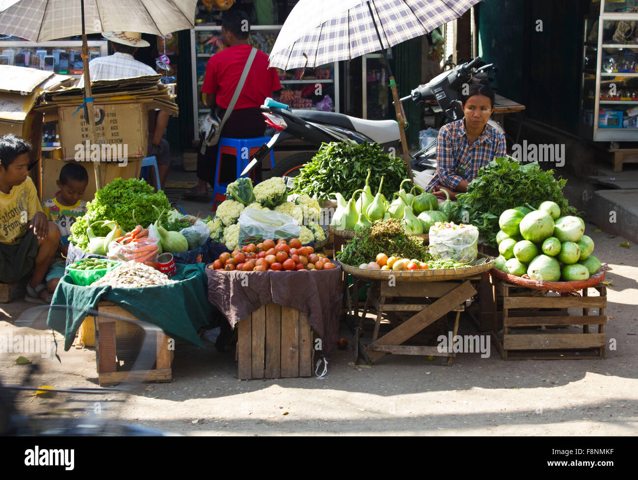 Street Market in Myanmar Stock Photo - Alamy