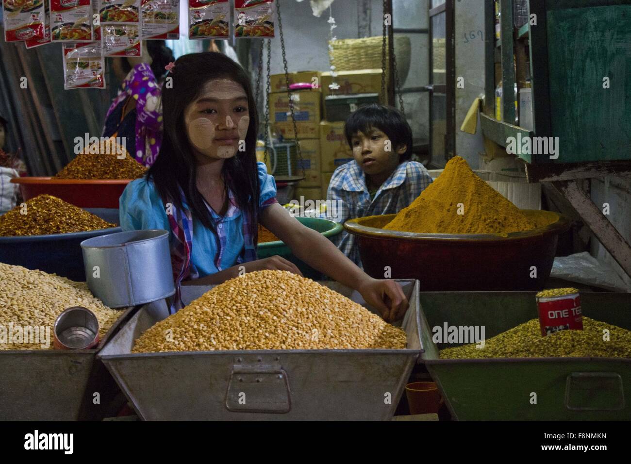Myanmar food traditions hi-res stock photography and images - Alamy
