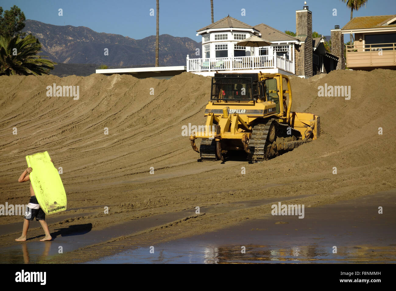 California Beach Sand Berm High Resolution Stock Photography and Images ...