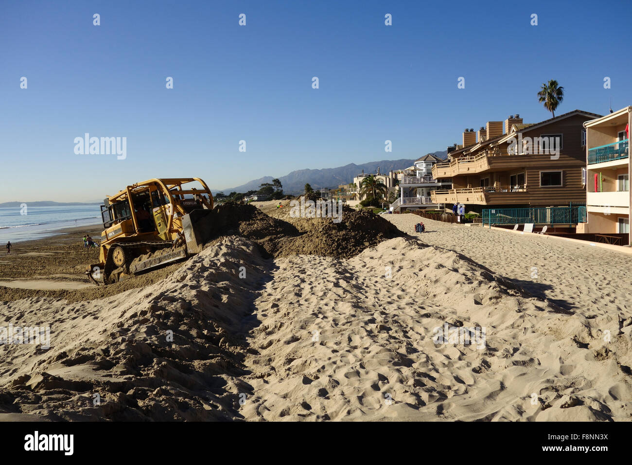 California Beach Sand Berm High Resolution Stock Photography and Images ...