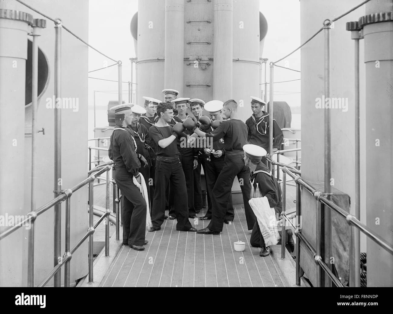 Navy boxing hi-res stock photography and images - Alamy