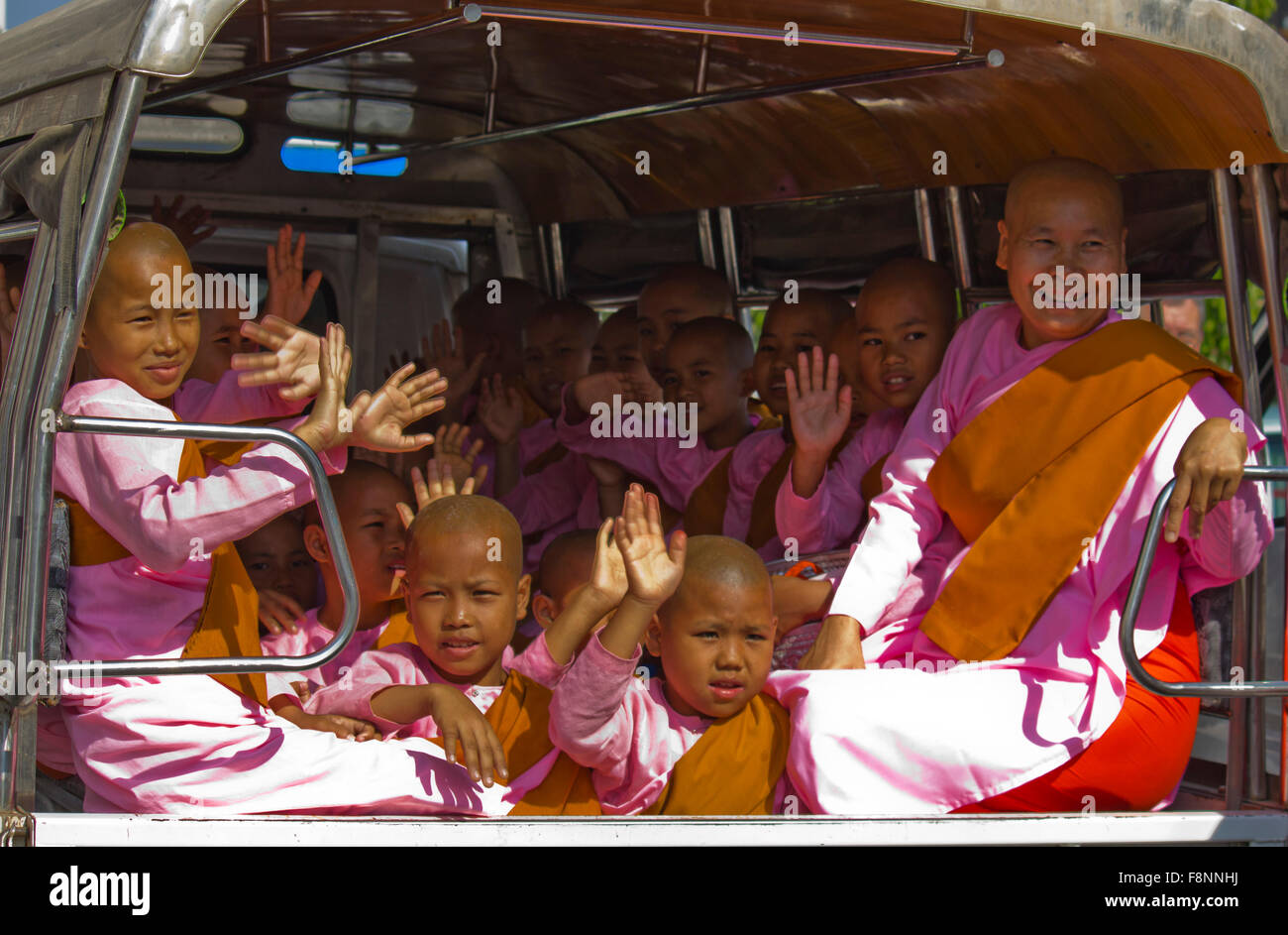 Monks greeting hi-res stock photography and images - Alamy