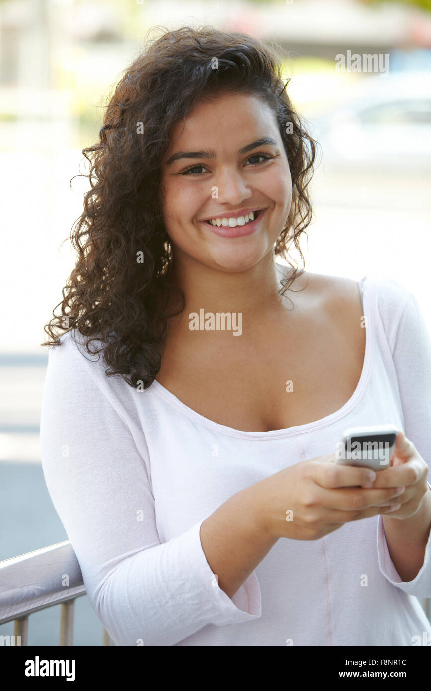 Female person text message hi-res stock photography and images - Alamy