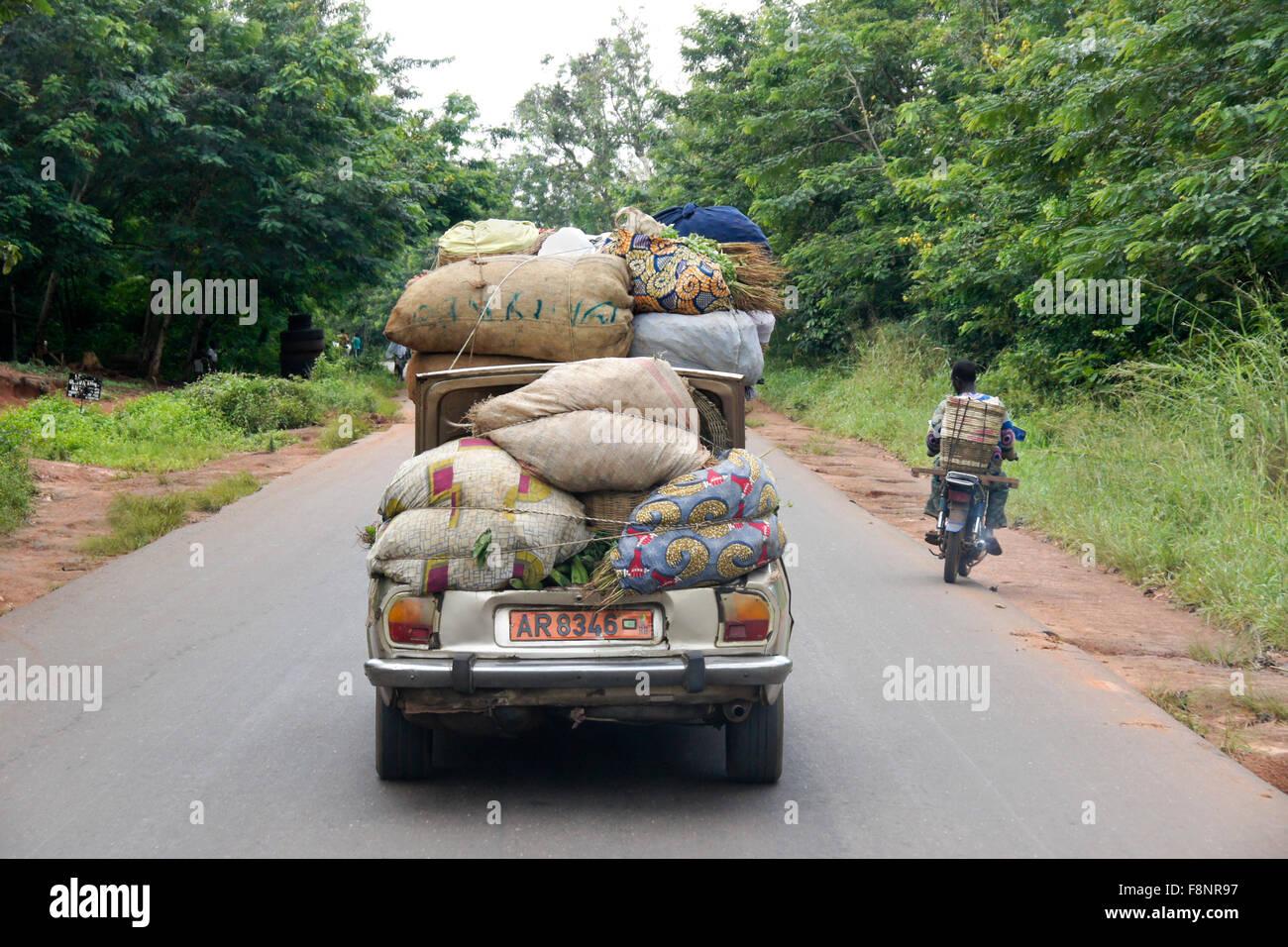 Overloaded car africa hi-res stock photography and images - Alamy