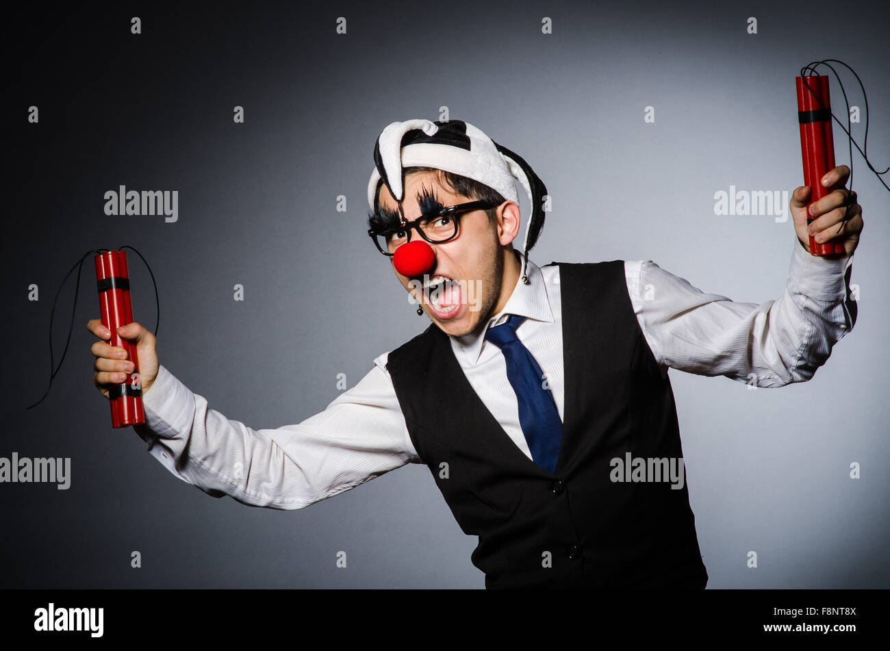 Dynamite explosive sticks hi-res stock photography and images - Alamy