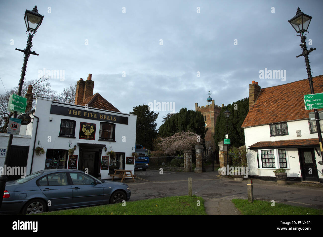 Harmondsworth great barn hi-res stock photography and images - Alamy