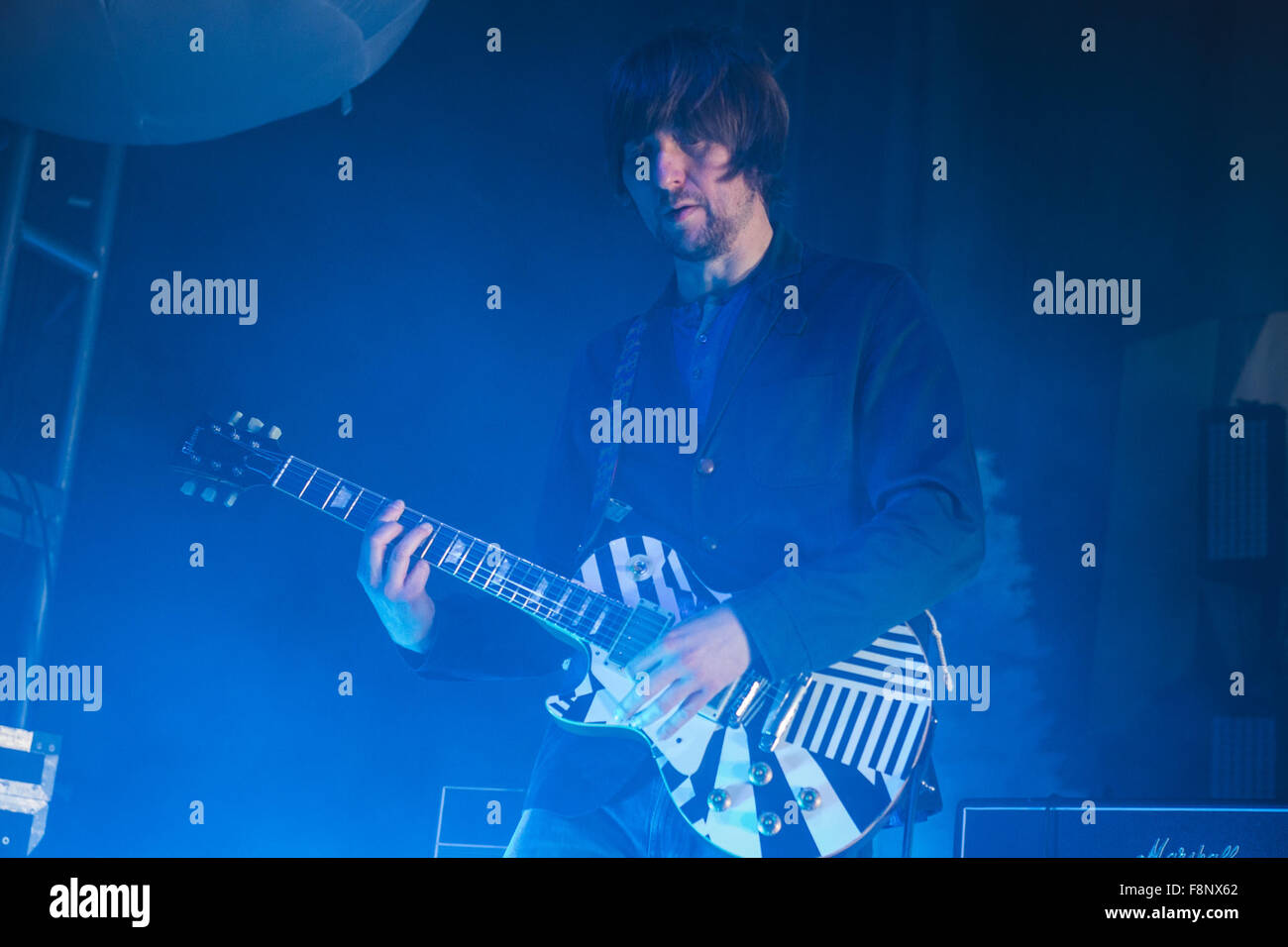 Leeds, UK. 10th Dec, 2015. The Kaiser Chiefs perform a hometown charity ...