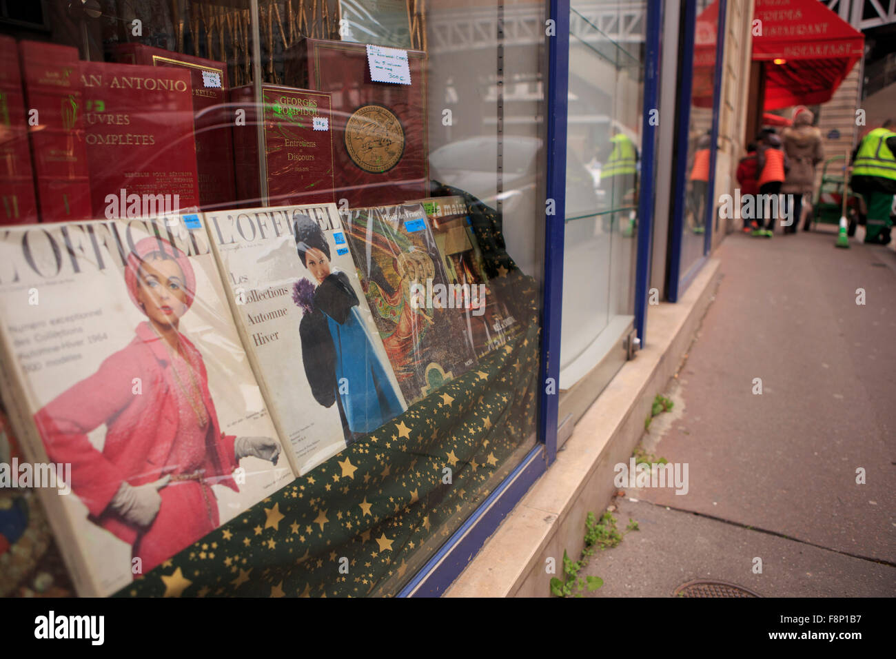 Small book store hi-res stock photography and images - Alamy